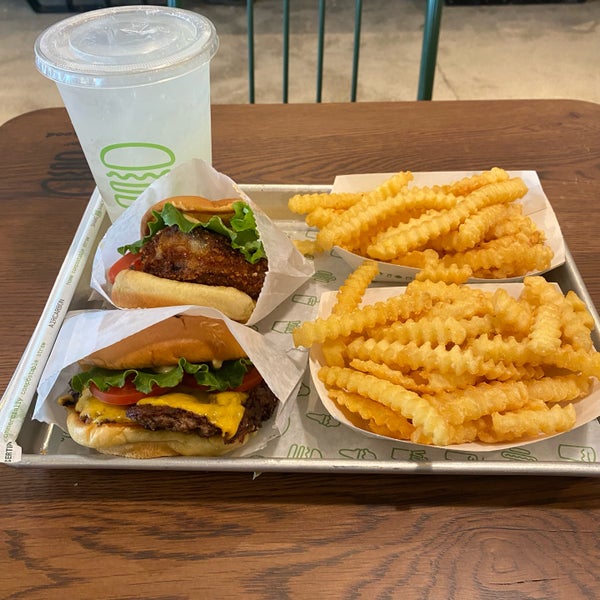 Shake Shack - Burger Joint in San Francisco
