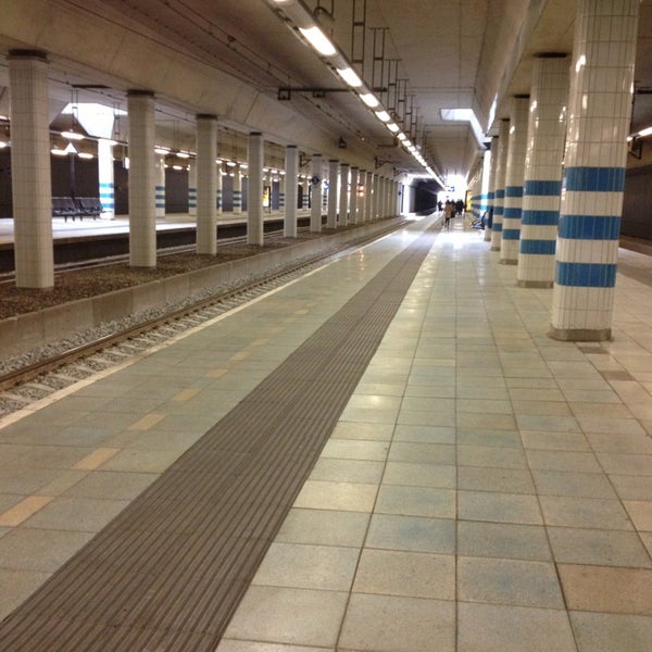 Station Rijswijk - Train Station
