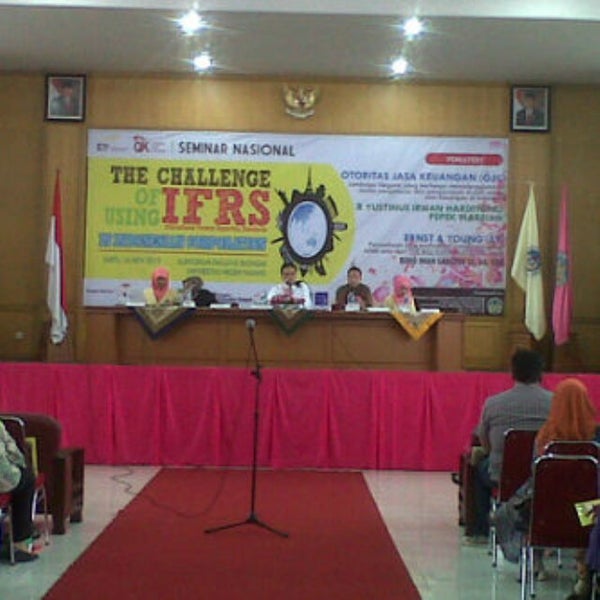 Auditorium Prof. Kamaluddin FE UNP - College Auditorium