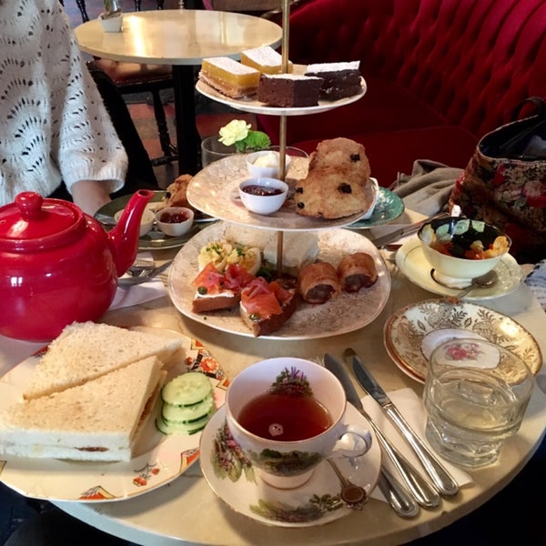 Photos at Salon de thé Cardinal / Cardinal Tea Room - Mile-End ...