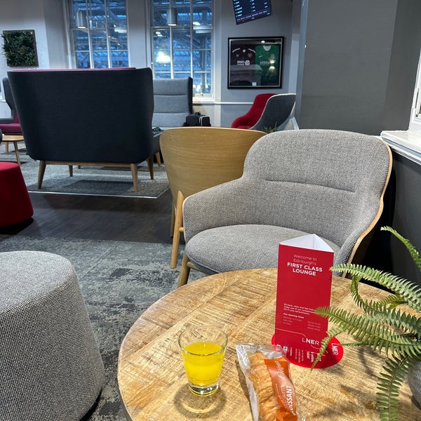 First Class Lounge - Travel Lounge