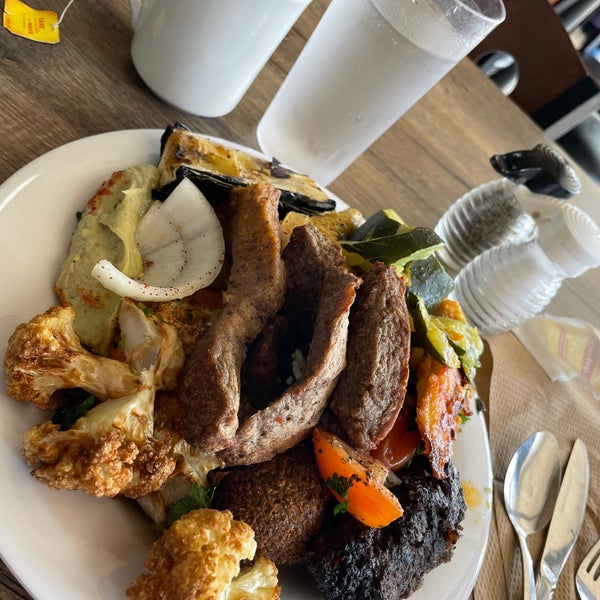 Dimassi's Mediterranean Buffet - 17 tips