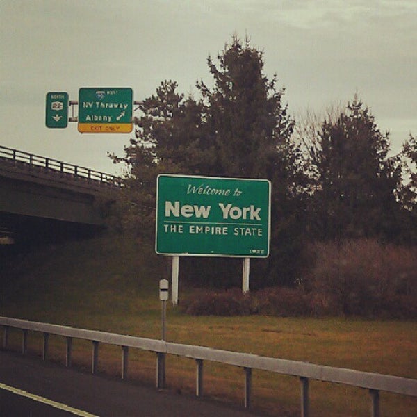NY/MA Border - Border Crossing