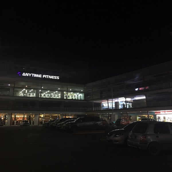 Capitol Square - N. Escario St