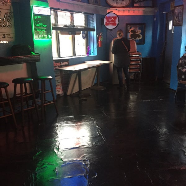 New Angle Lounge - Dive Bar in Philadelphia