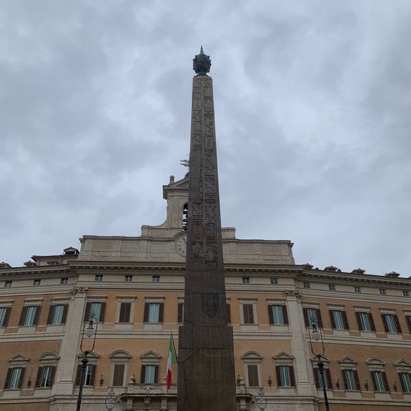 Piazza di Montecitorio - Plaza in Roma