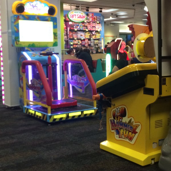 Chuck E. Cheese - Arcade