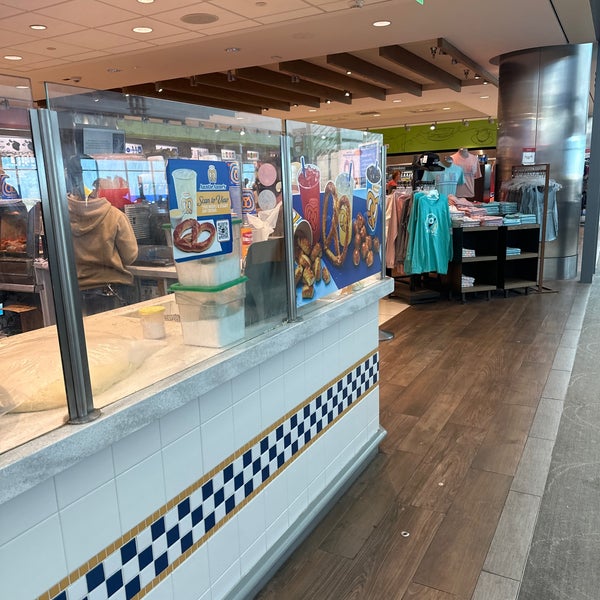 Say Si Bon - Gift Store in Denver International Airport