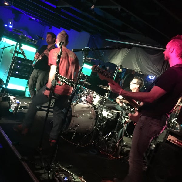 Makos On The Rocks (Now Closed) - Cocktail Bar