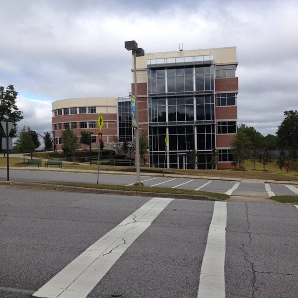 UWF Building 4 (SSE) - College Science Building in Pensacola