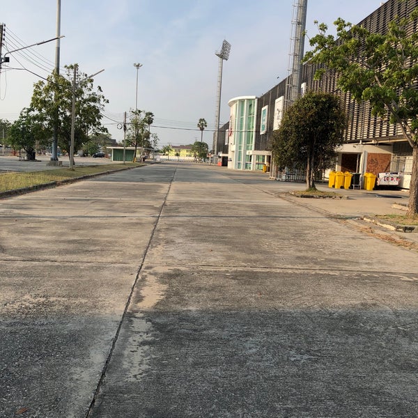 สนามกีฬากลางจังหวัดสุพรรณบุรี (Suphan Buri Stadium) - เมืองสุพรรณบุรี ...