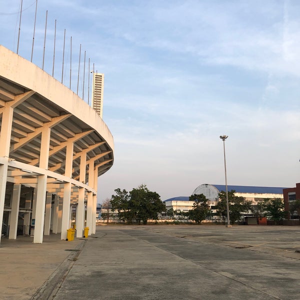 สนามกีฬากลางจังหวัดสุพรรณบุรี (Suphan Buri Stadium) - เมืองสุพรรณบุรี ...