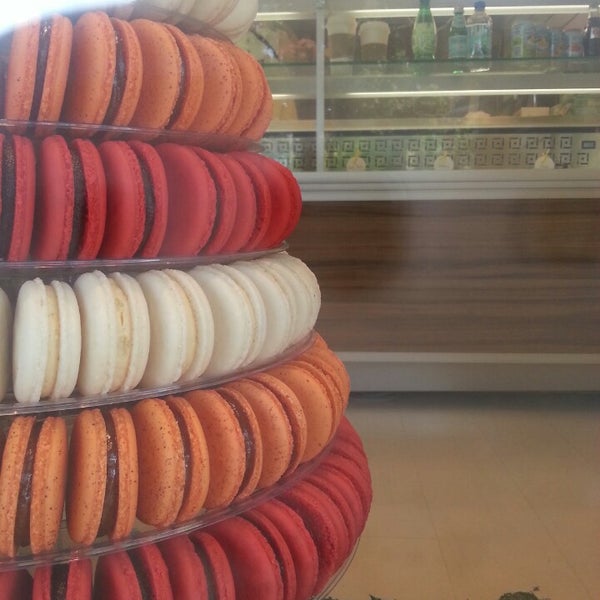 Macaron Bee - Dessert Shop in Washington