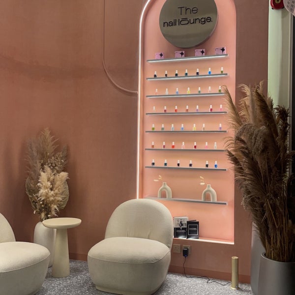 The nail Lounge - Nail Salon