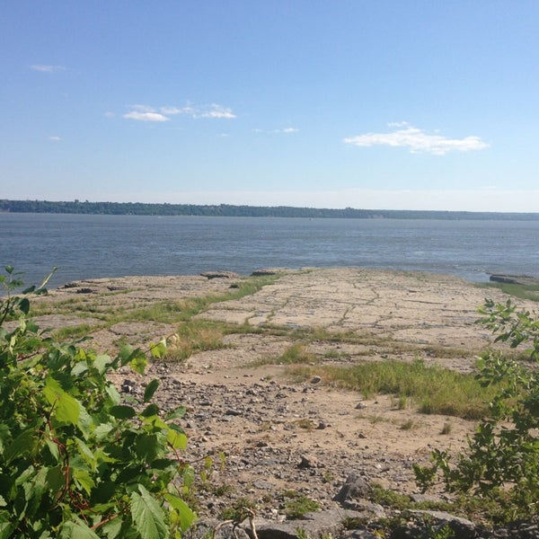Bord Du Fleuve Neuville - Neuville, QC