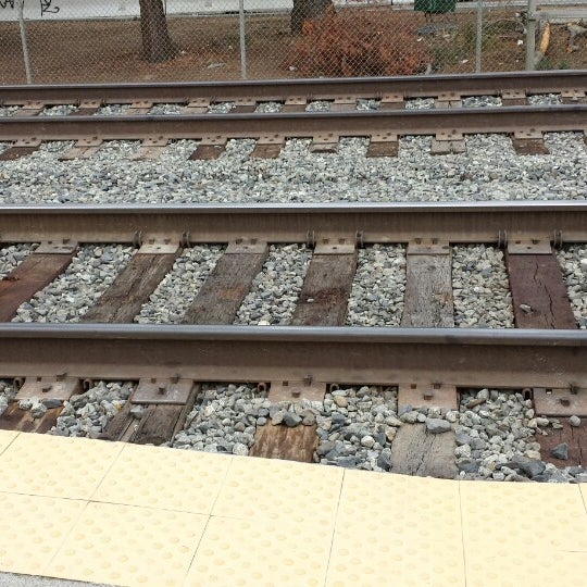 Blossom Hill Caltrain Station - Train Station