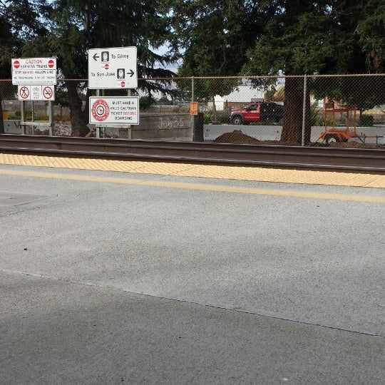 Blossom Hill Caltrain Station - Rail Station