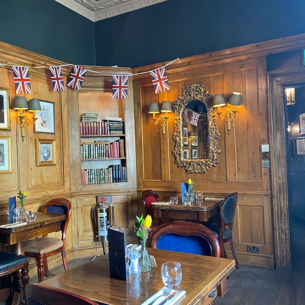 The Victoria - Pub in Paddington