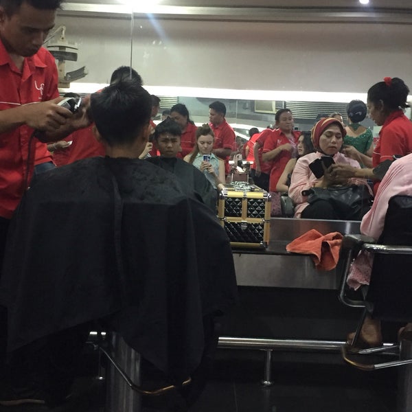 Laris Love Salon - Jalan Bendungan Hilir Raya