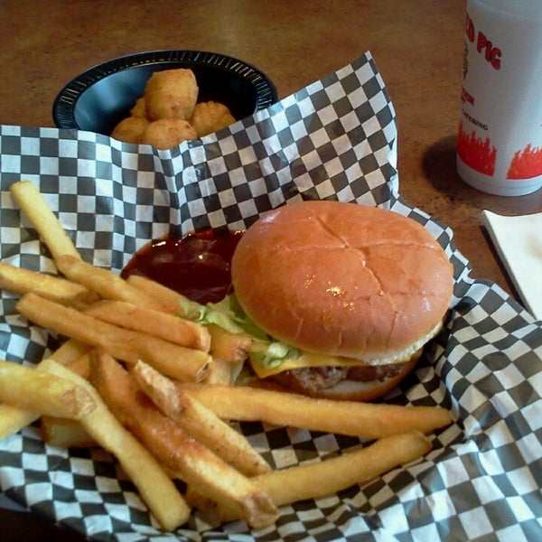 Checkered Pig BBQ - 155 Crown Dr