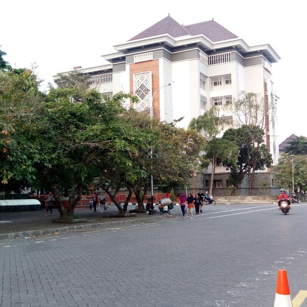 Gedung D Fakultas Ilmu Budaya UGM - 35 visitors