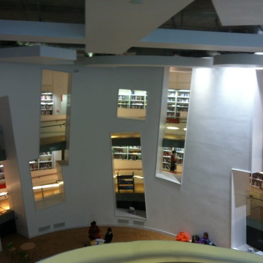 Clapham Library - 1 tip from 95 visitors