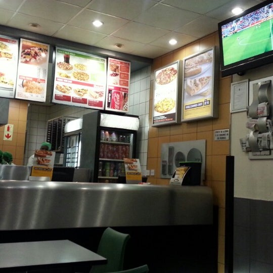 Debonairs Pizza - Pizzeria