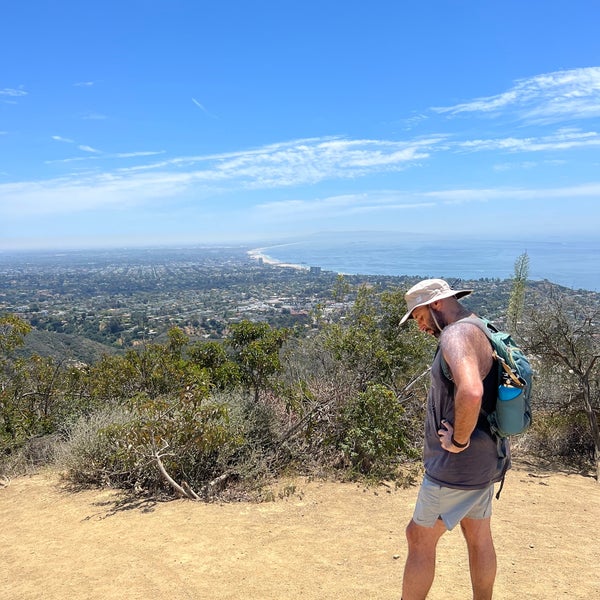 Temescal Ridge Trail - Hiking Trail in Pacific Palisades