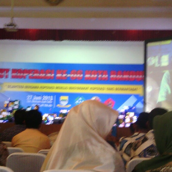 gedung muhammad toha - jalan aceh