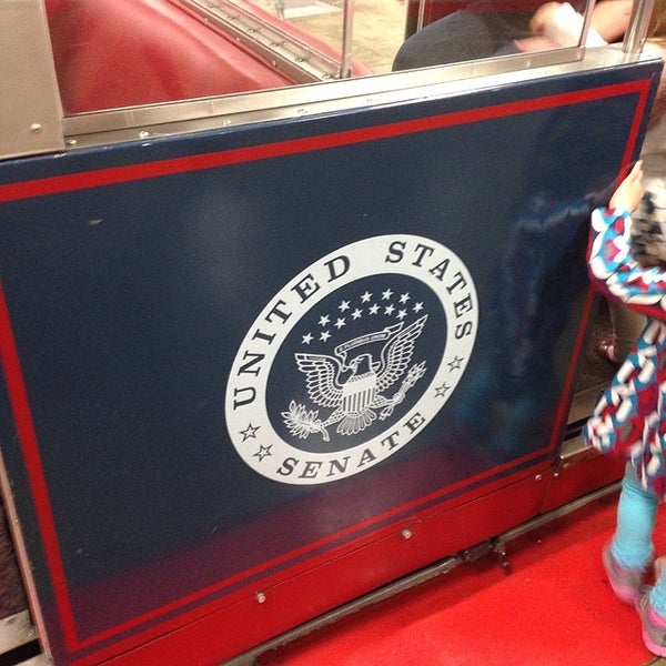 Photos at Dirksen Senate Office Building South Cafeteria Buffet ...