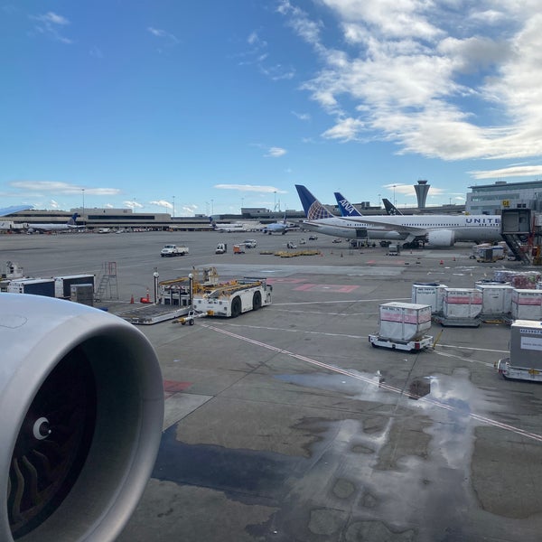 Photos at Gate G9 - 6 tips