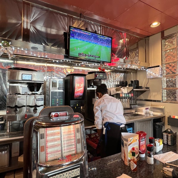 Silver Diner - 48 tips from 1607 visitors