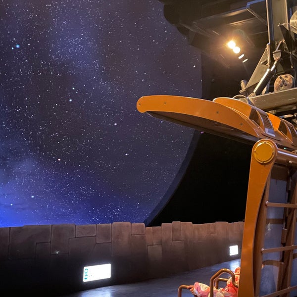 Soaring Over the Horizon - Attraction