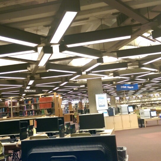Brookens Library at the University of Illinois Springfield - 1 ...
