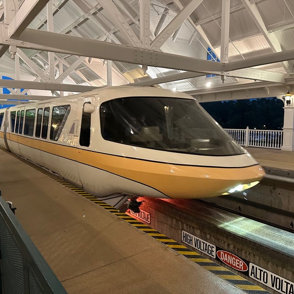 Grand Floridian Monorail Station - Light Rail Station