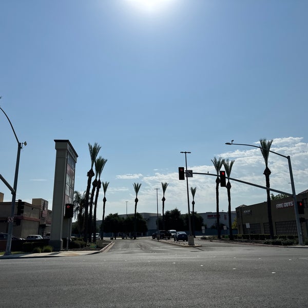 Hanford Mall - Hanford, CA