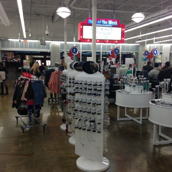 Old Navy - Clothing Store