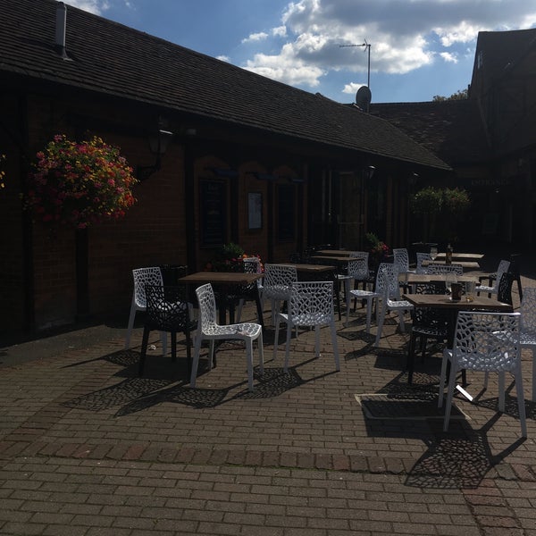 The Old Manor (Wetherspoon) - Pub in Bracknell