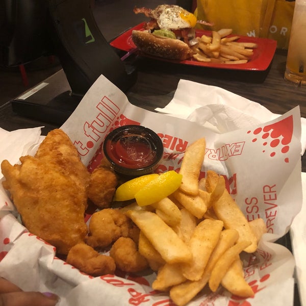 Red Robin Clucks And Fries