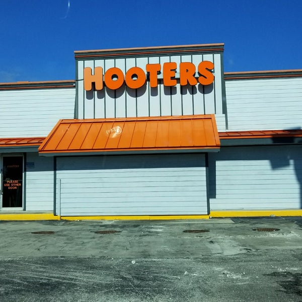 Hooters - Melbourne, FL