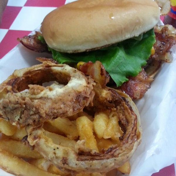 Classics Burgers & Moore - 5 tips from 103 visitors