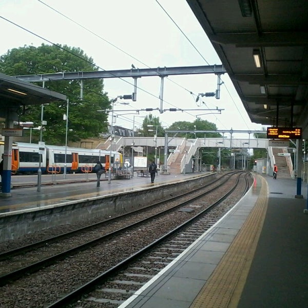 Highbury & Islington Railway Station (HHY) - Islington - 28 tips from ...