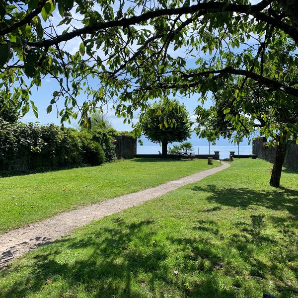 Rolle - 2 tips from 661 visitors