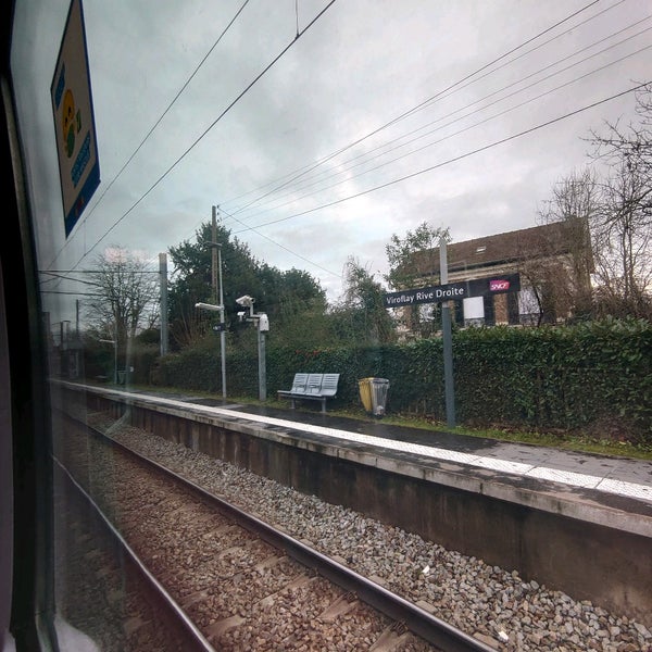 Photos at Gare SNCF de Viroflay Rive Droite - 343 visitors