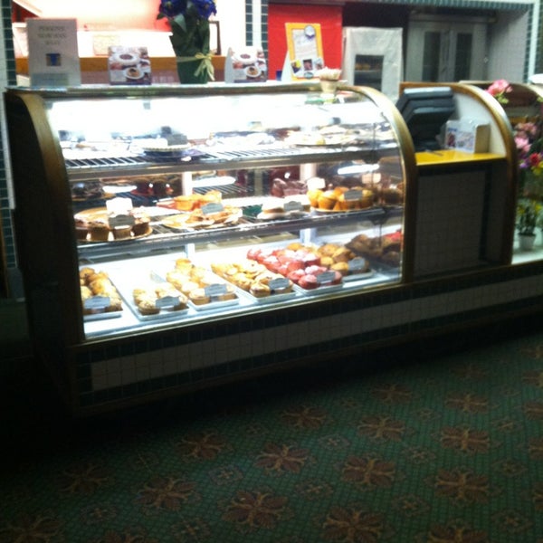 Perkins Restaurant & Bakery (Now Closed) - Castleton - 20 tips from ...