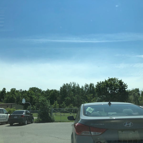 Ruth E. Dickinson Library - Library in Barrhaven West-Old Barrhaven