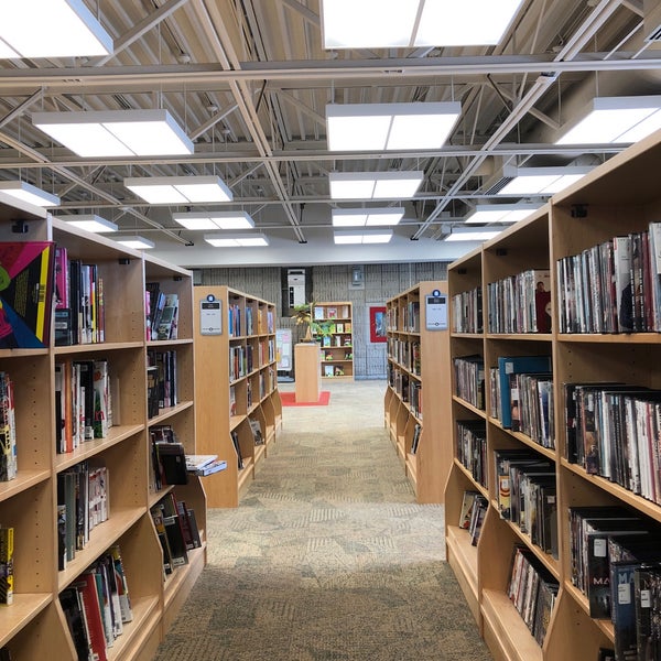 Ruth E. Dickinson Library - Library in Barrhaven West-Old Barrhaven