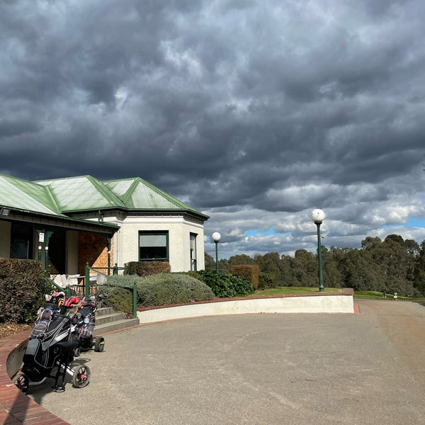 Ivanhoe Golf Course - Vasey Street