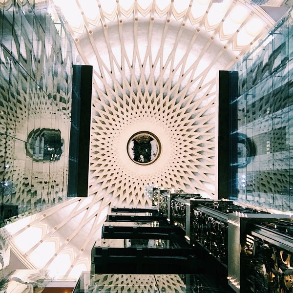 PNU Central Library | المكتبة المركزية - Library in مطار الملك خالد الدولي