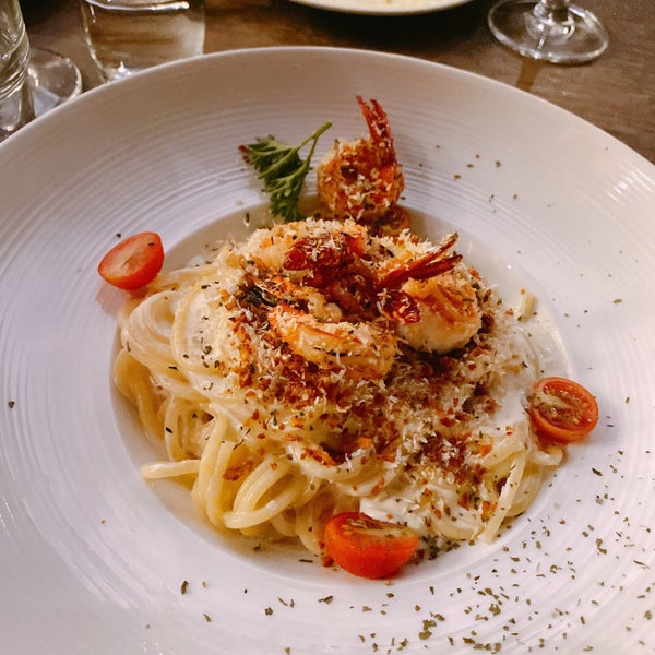 Chateau Decanter - Wine Bar in Petaling Jaya